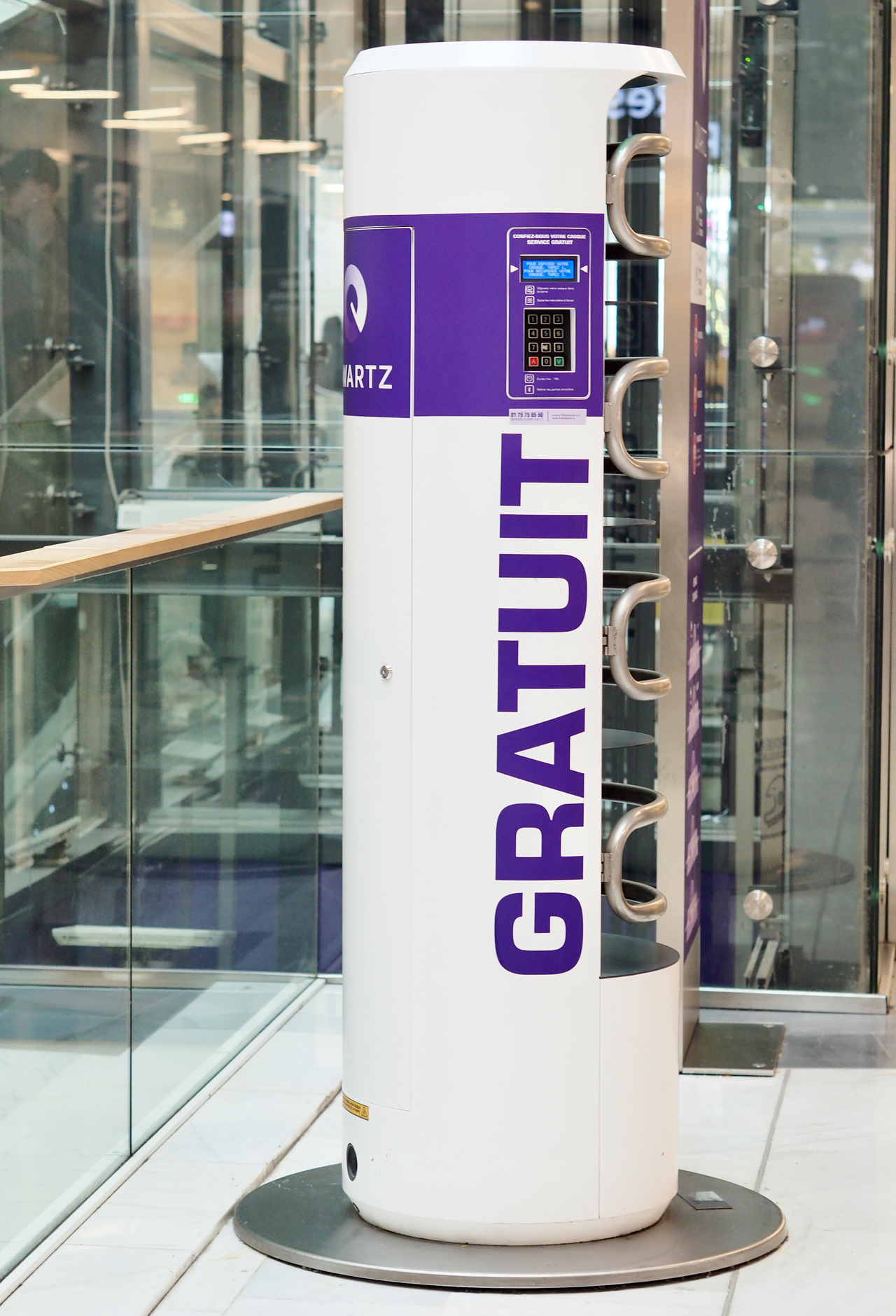 Keeper Jet: The ideal motorcycle helmet locker for service stations!